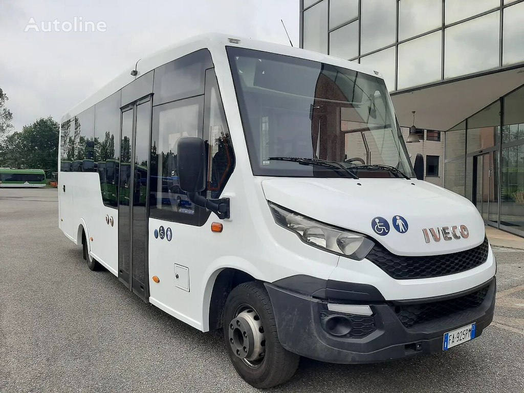 Prodaje se Indcar Mobi putnički minibus na aukciji