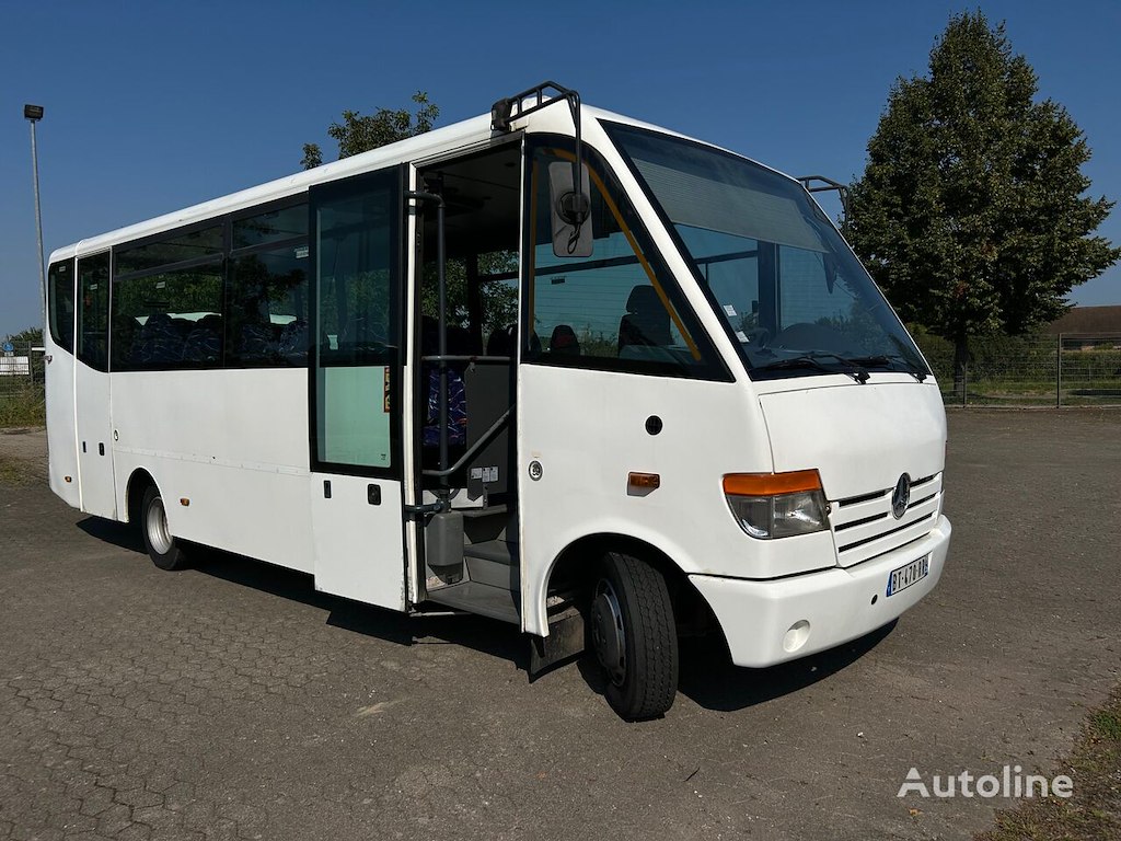 Mercedes-Benz O 818 Mediano putnički minibus