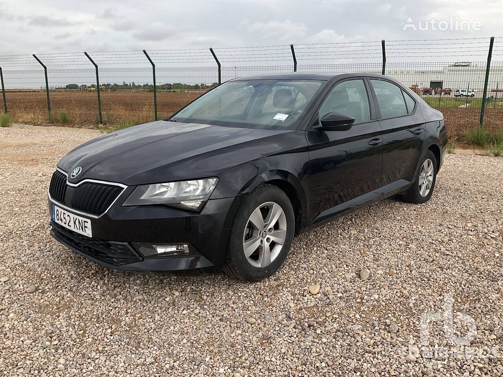 Prodaje se SKODA SUPERB 2.0D krosover na aukciji