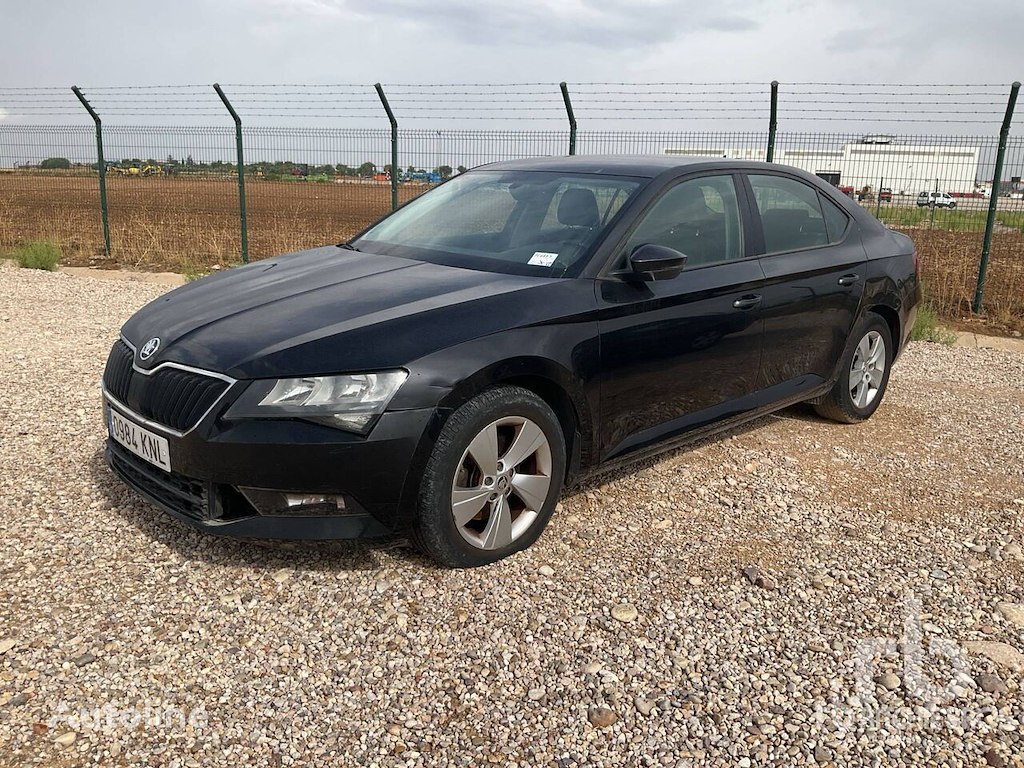 Prodaje se SKODA SUPERB 2.0D krosover na aukciji