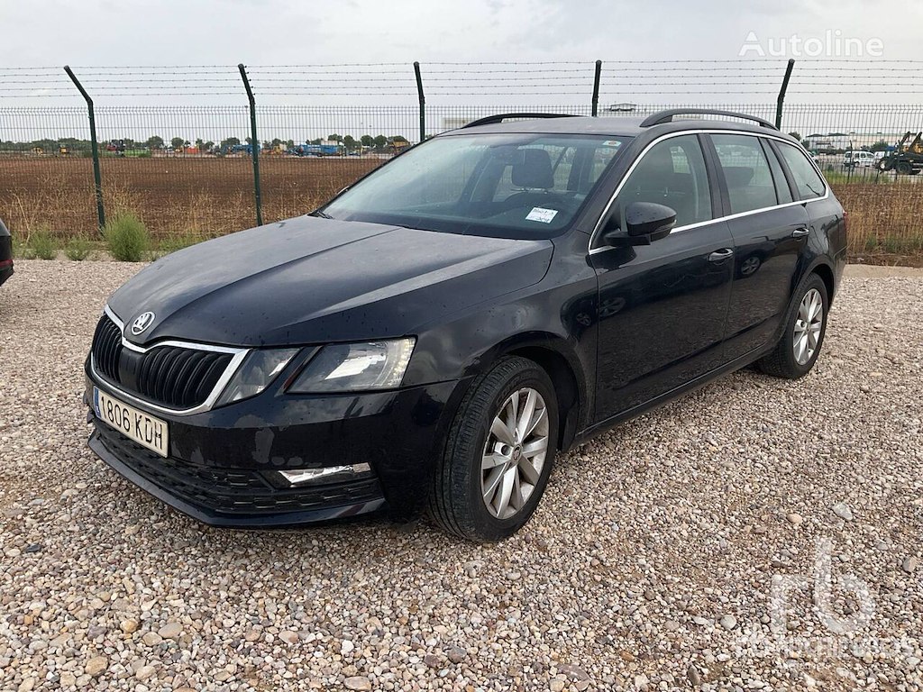 Prodaje se SKODA SUPERB 2.0D krosover na aukciji