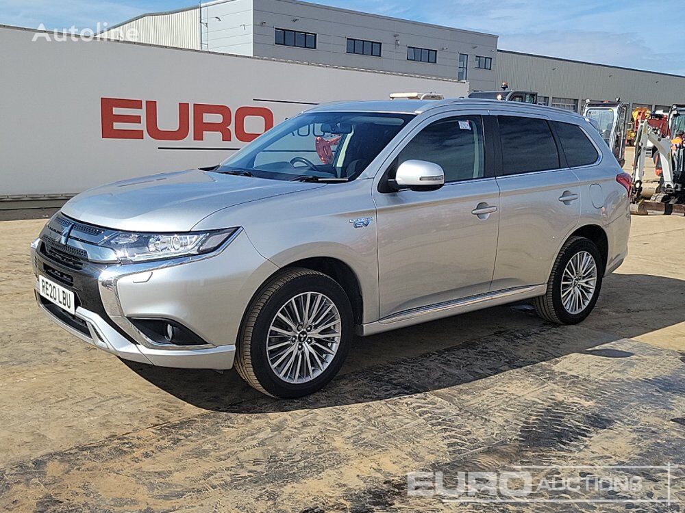 Prodaje se Mitsubishi Outlander krosover na aukciji