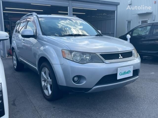 Mitsubishi OUTLANDER krosover