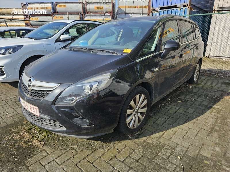 Prodaje se Opel Zafira Tourer sedan na aukciji