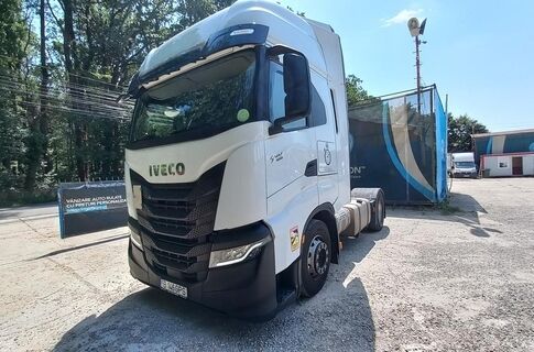 IVECO Stralis AS440S49T/P tegljač