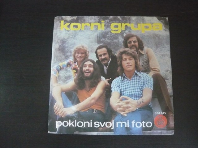 Korni Grupa - Pokloni Svoj mi foto