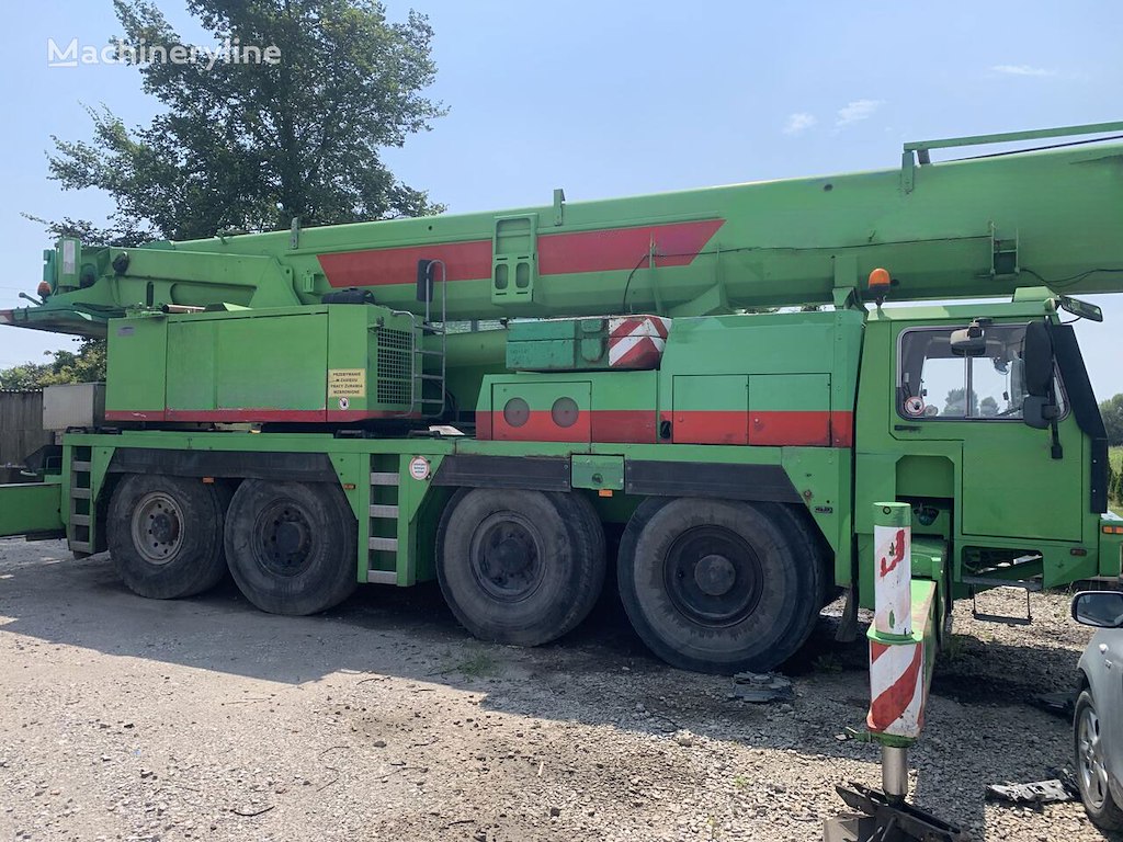 Liebherr LTM 1090-2 pokretna dizalica