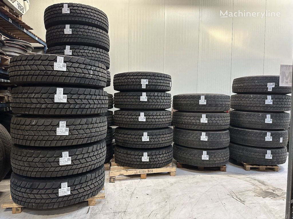 Liebherr Crane Tires/Rims for sale pokretna dizalica