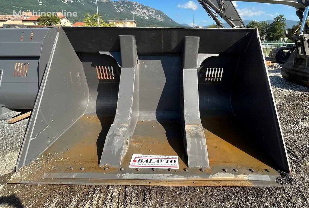 Loader bucket 3200 mm kašika za prednji utovarivač