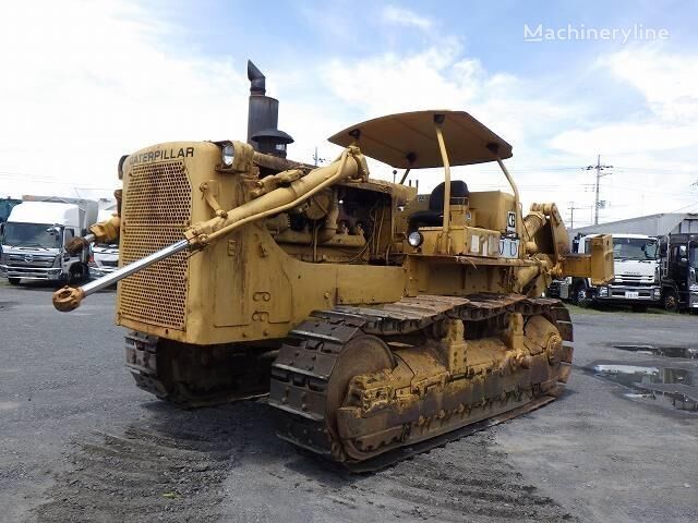 Komatsu D8H buldožer