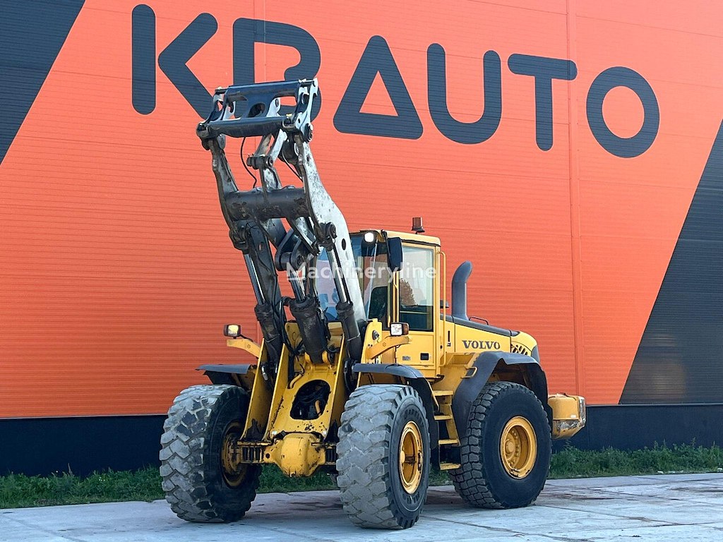 Volvo L 120 E 4x4 QUICK COUPLER / AC prednji utovarivač