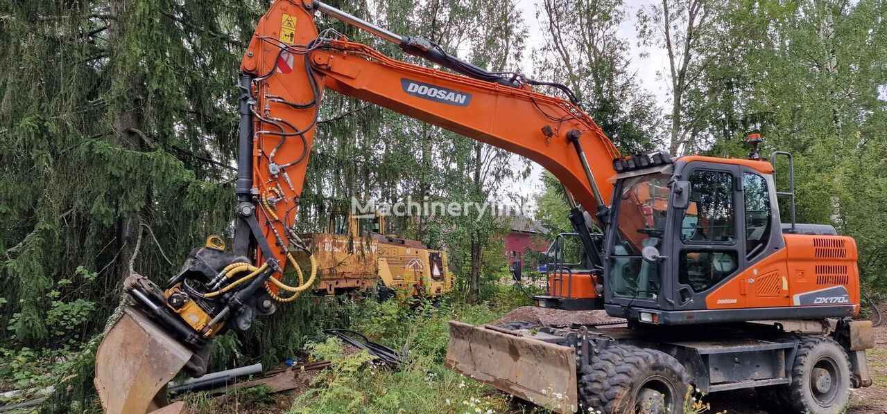 Doosan DX170W bager točkaš