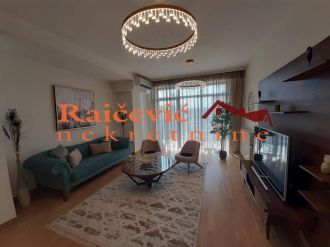 82m² 390.000€
Beograd, Savski Venac, Centar (Savski venac), Hercegovacka