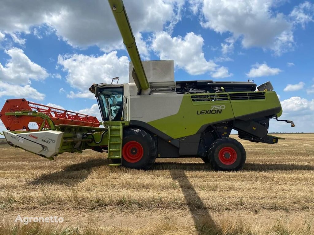 Lexion 750 4WD kombajn za žito