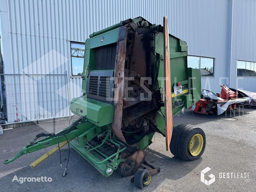 John Deere 592 balirka za okrugle bale nakon udesa