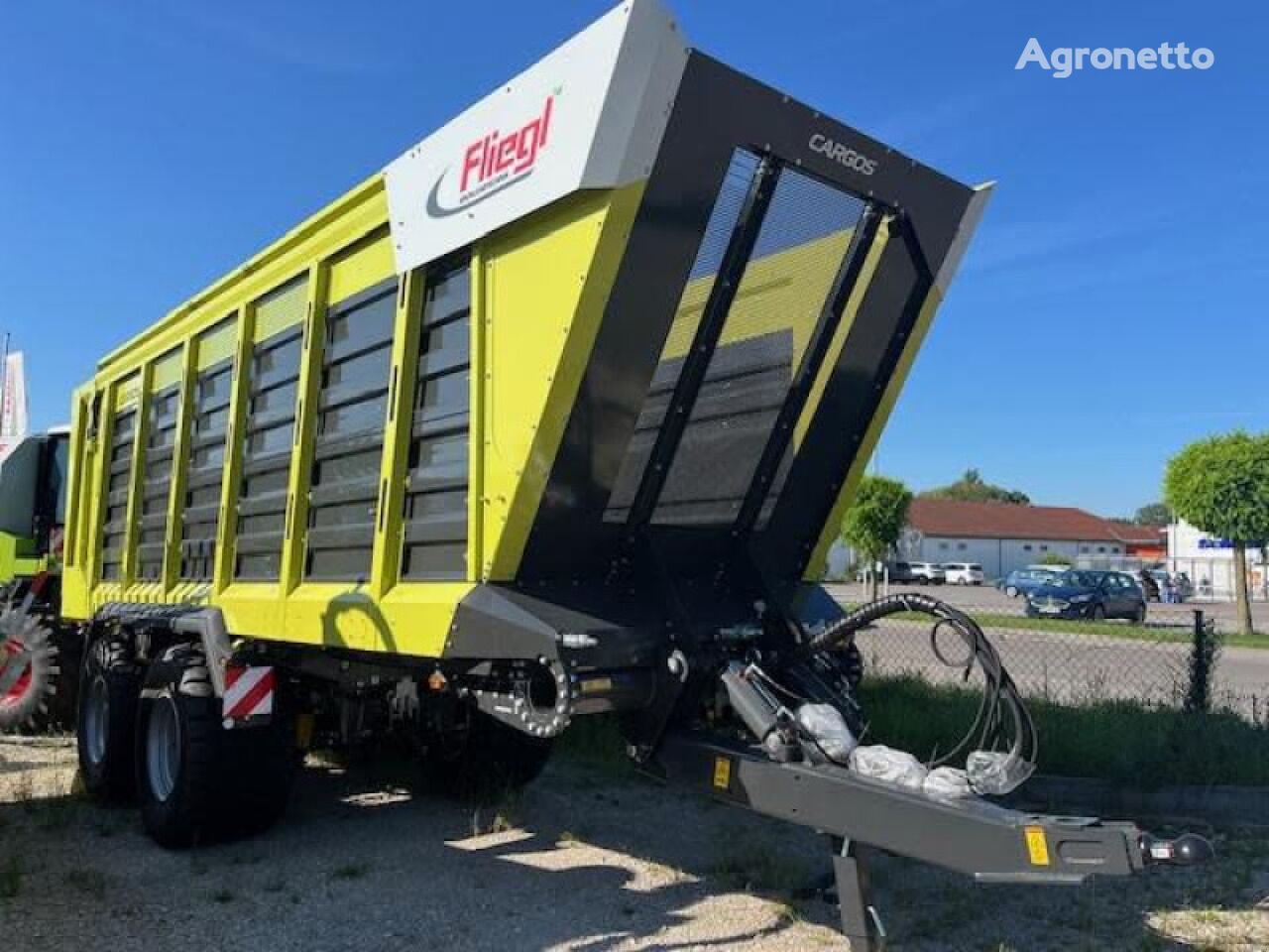 Nova Fliegl CARGOS 750 TREND TANDEM samoutovarna prikolica