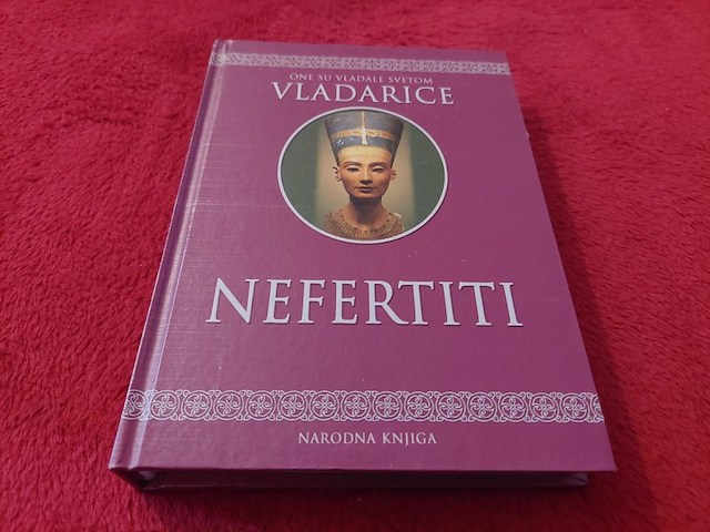 Vladarice Nefertiti TOP