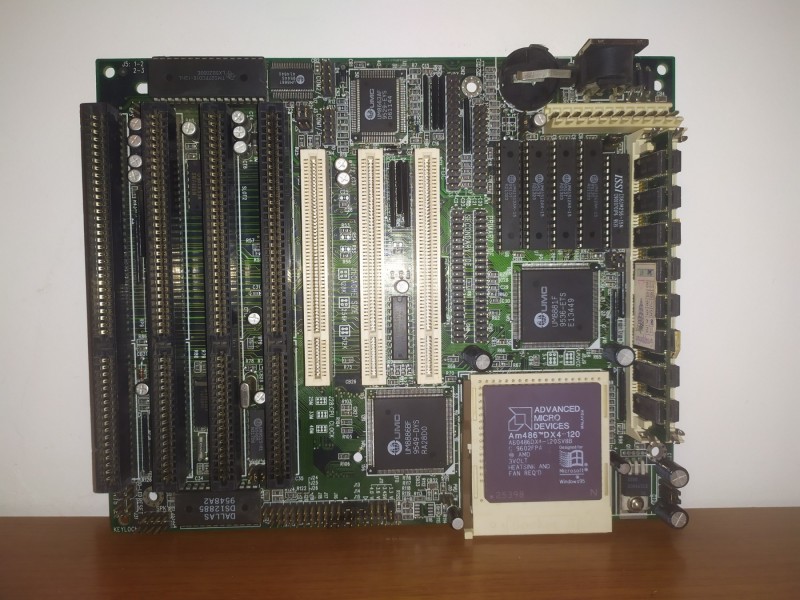 AMD 486 DX4 120 MHz + ploča + memorije