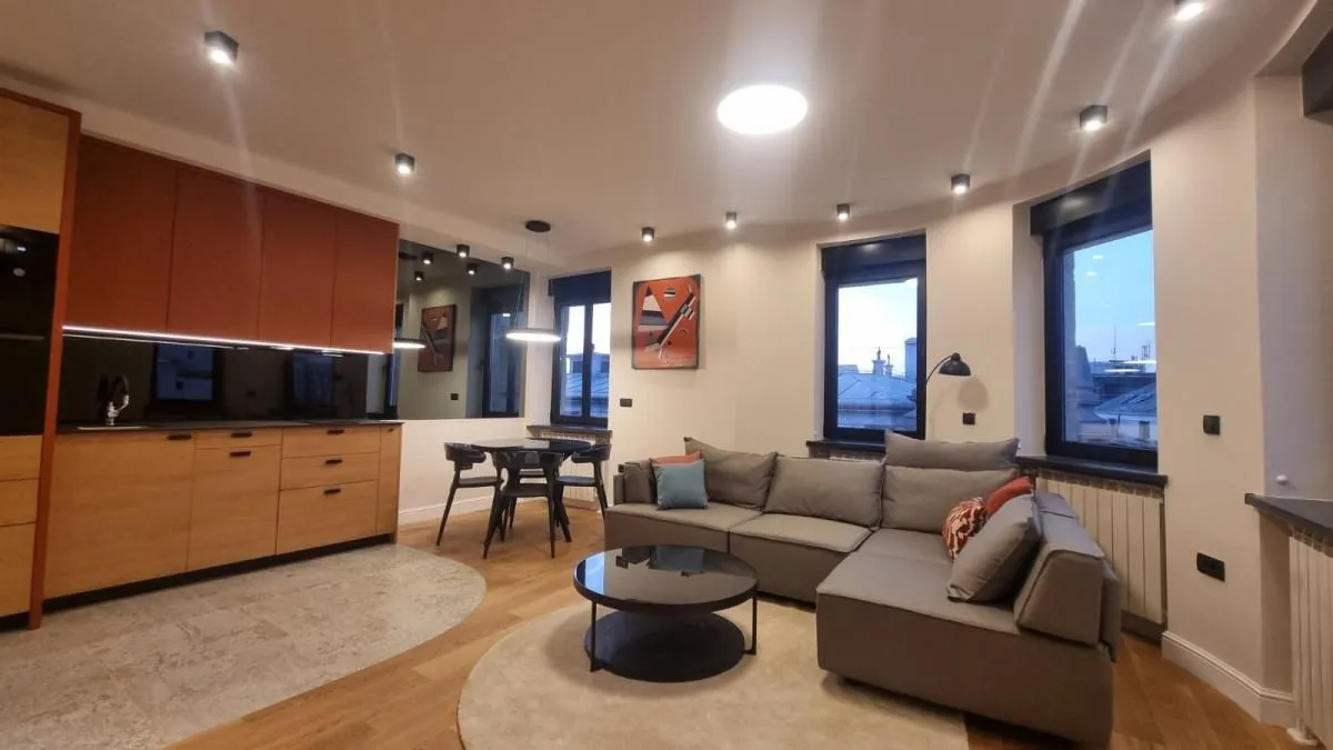 Izdavanje, trosoban stan, 60m2, Centar, Beograd