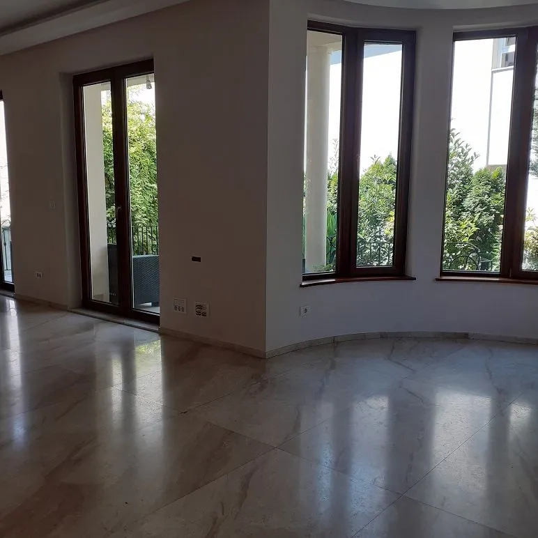 Izdavanje, kuća, 360m2, Banovo Brdo, Beograd