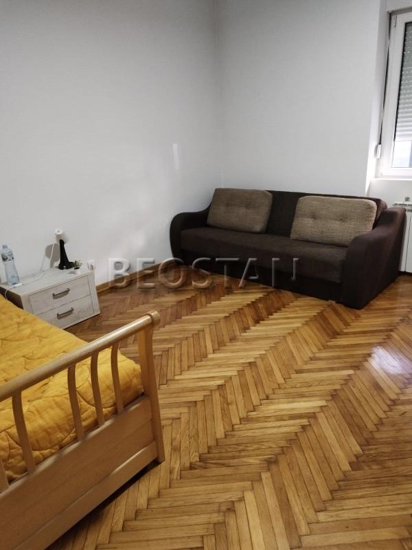 Vlajkoviceva, Trosoban stan za izdavanje, 65m2, 1.000€