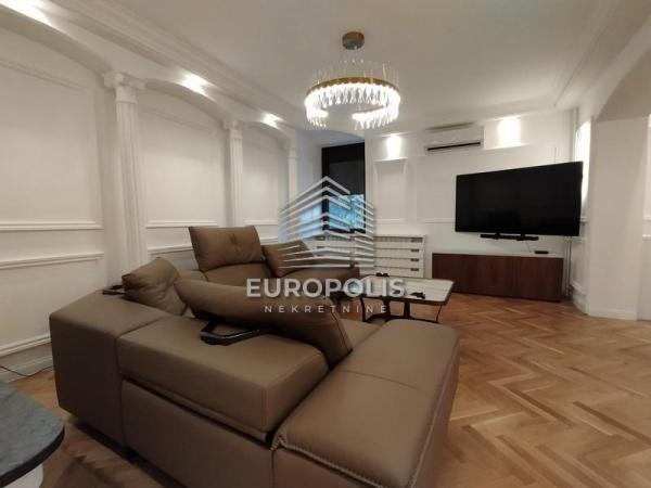 Kuća na prodaju, 250m2, 599.000€