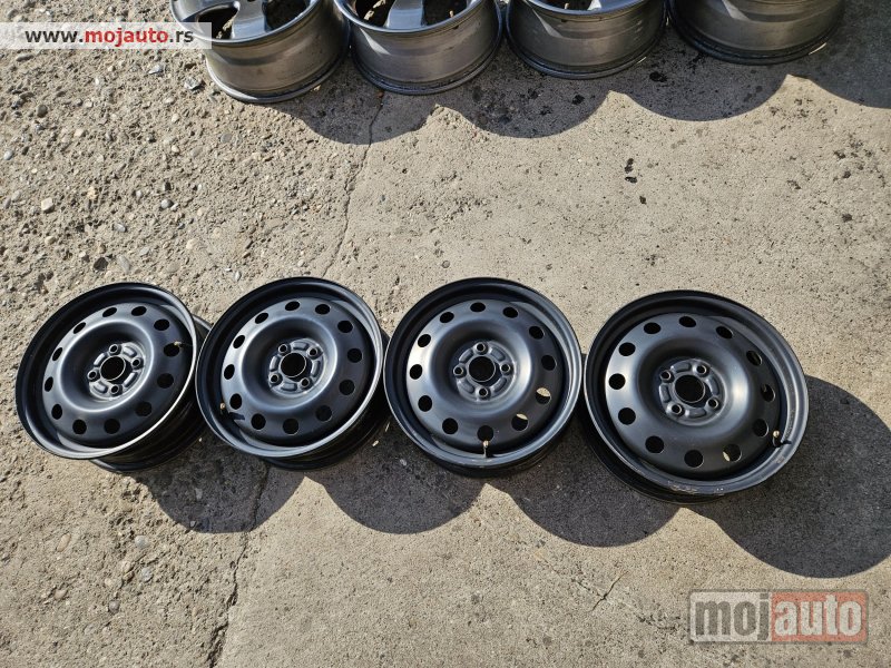 Celicne Felne 15Coli 4x100 Toyota kao nove Odlicne