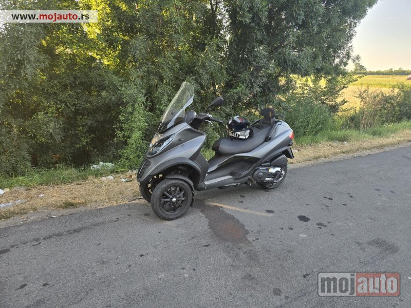 Piaggio MP3 500