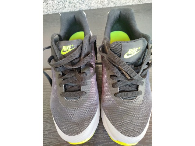 NIKE Patike nove Eur 35,5