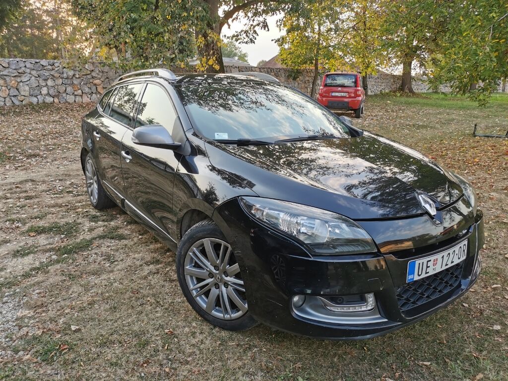 Renault Megane: 1.5 l | 2012 г. | 277000 km