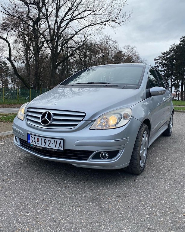 Mercedes-Benz B 200: 2 l | 2006 г. Limuzina