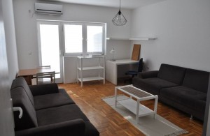 Prodajem Stan-Apartman, Grbavica