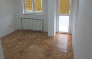 Prodajem Stan-Apartman, Grbavica