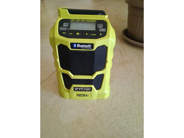 Ryobi radio sa blututom