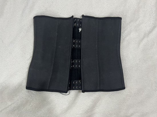 Crni latex korset / waist trainer