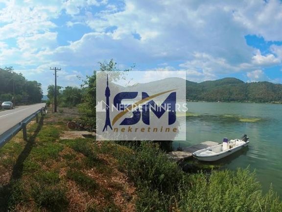 Golubac, odlična Kuća 200m2 na obali Dunava