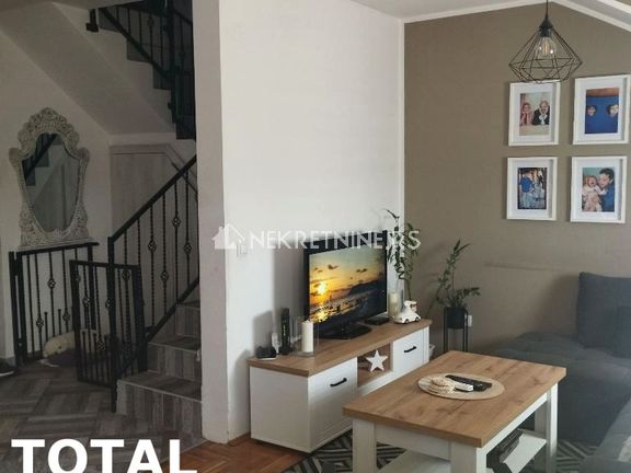 Četvorosoban stan NOVI SAD, 154500€