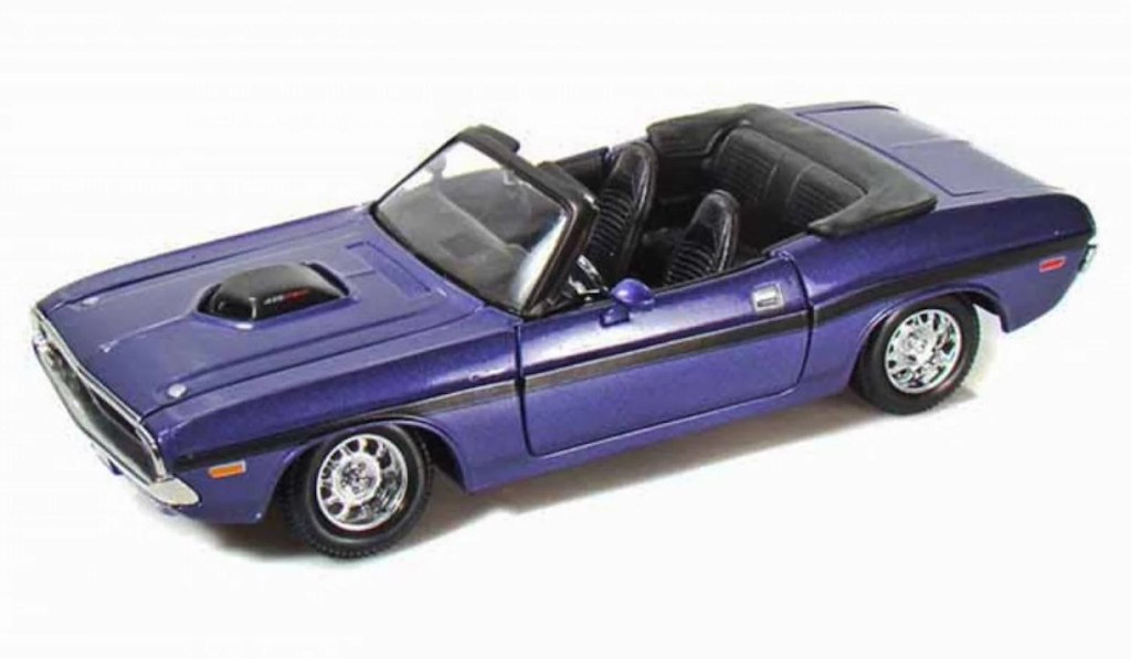 MAISTO METALNI MODEL AUTICA 1:24 1970 DODGE CHALLENGER R/T CONVERTIBLE