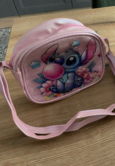 Stitch svetleća roze torbica - novo