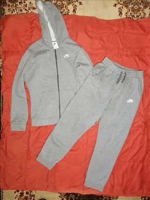 NIke original trenerka 158/170 nekorišćena