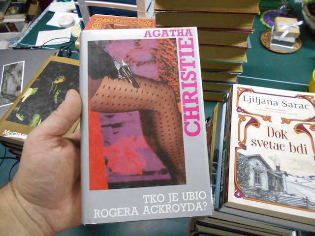 Agatha Christie - TKO JE UBIO ROGERA ACKROYDA?