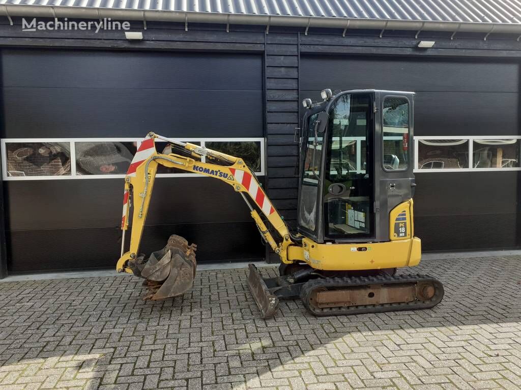 Komatsu PC 18 MR-3 minigraver met bakken mini bager