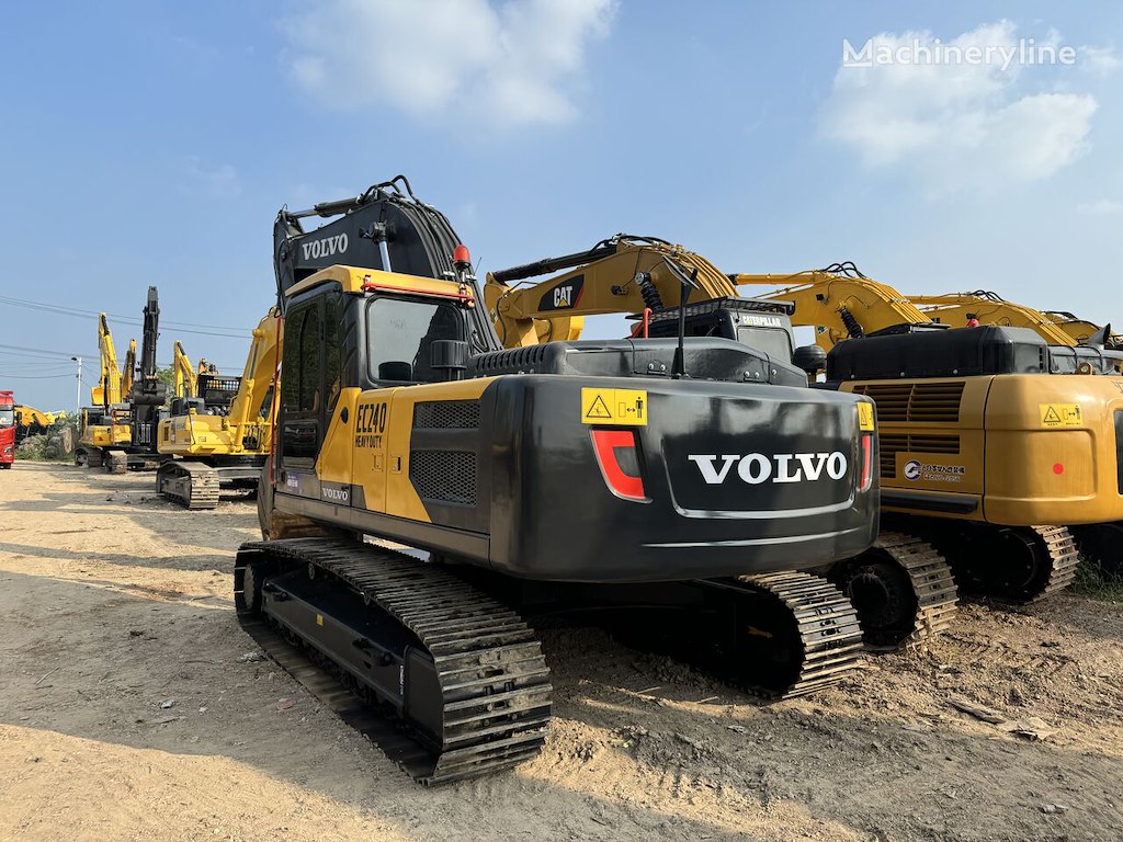 Volvo EC240 bager guseničar