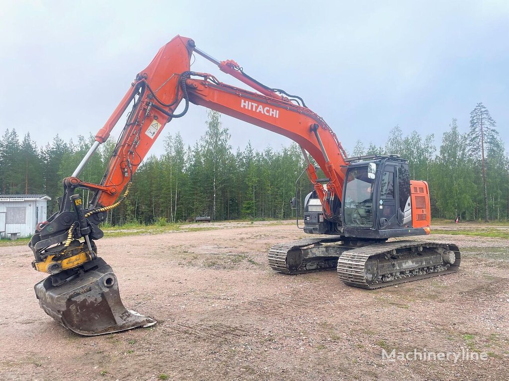 Hitachi ZX225 USR LC-5B bager guseničar