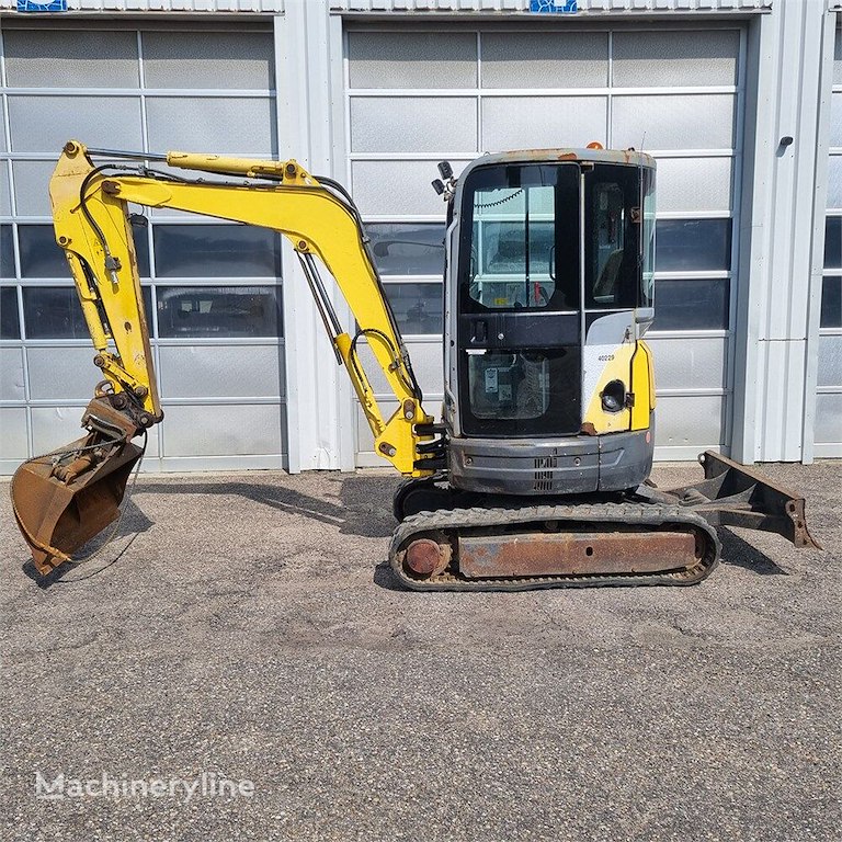 Prodaje se New Holland E30 2 C mini bager na aukciji