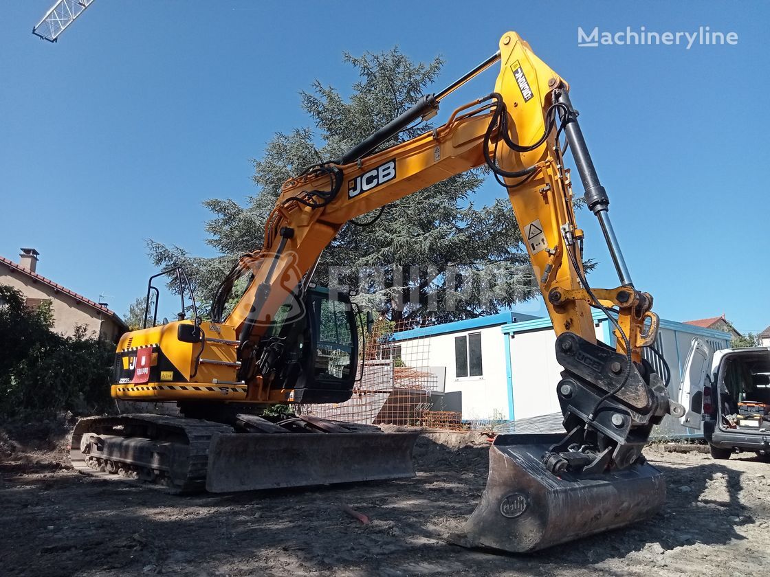 JCB JZ235LCD with 3 buckets bager guseničar