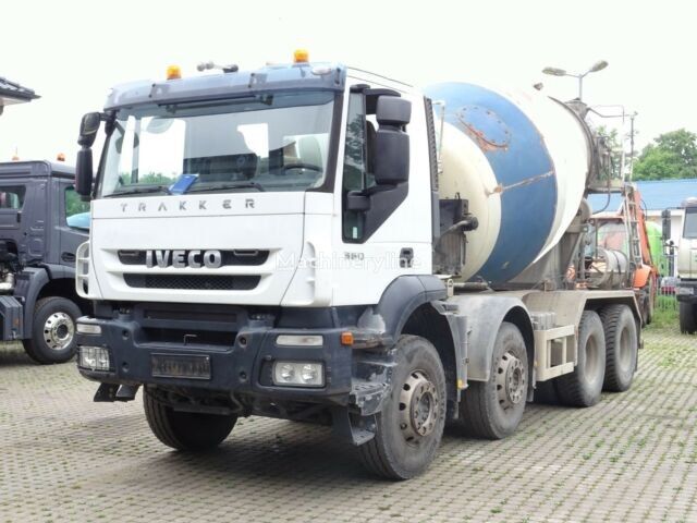 IVECO Trakker 360 8x4 kamion s mešalicom za beton