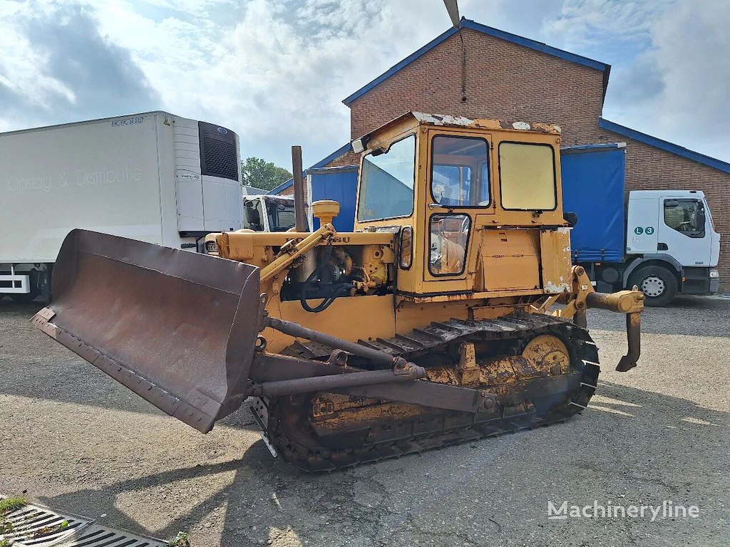 Komatsu D45-1 buldožer