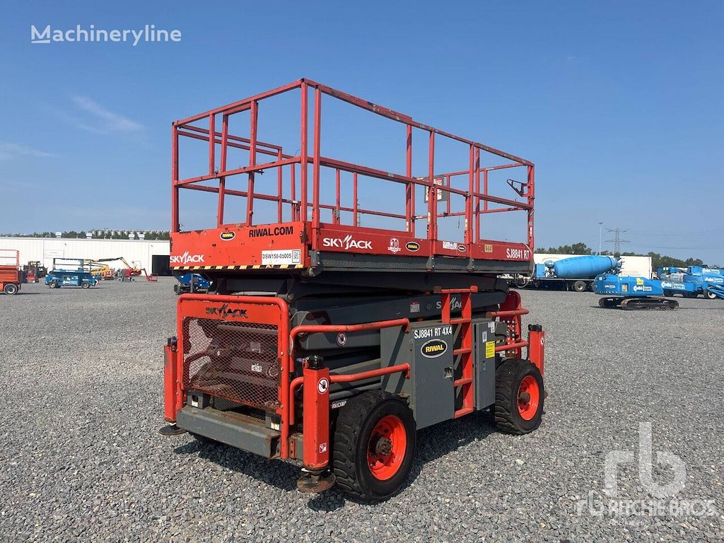 Prodaje se Skyjack SJ8841 4x4 Diesel (Inoperable) makazastu platformu na aukciji