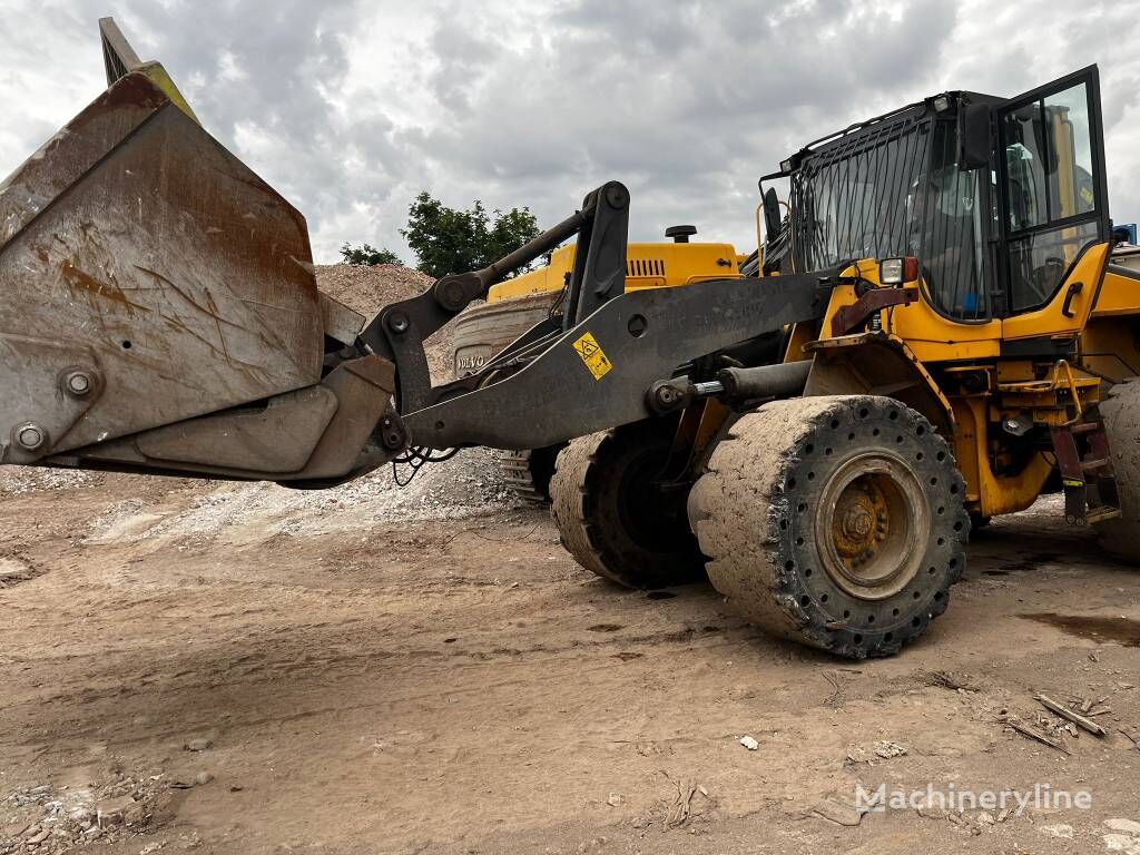 Volvo L 120 F prednji utovarivač